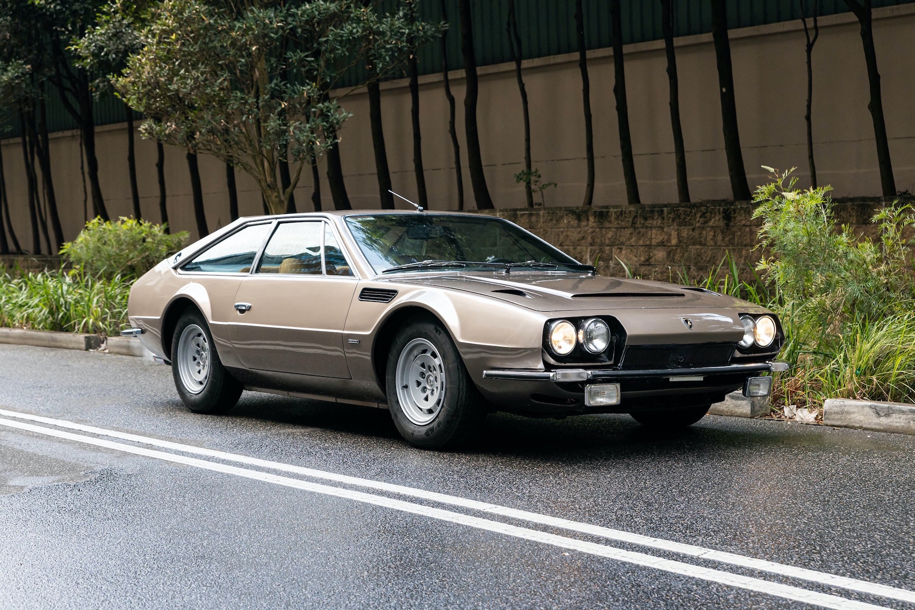 1973 Lamborghini Jarama S - today's auction tempter