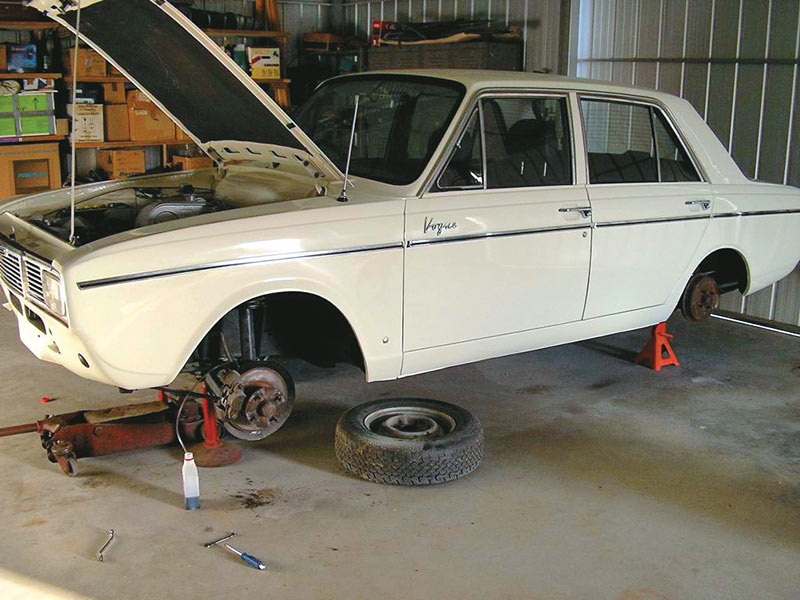 1968 Singer Vogue: Reader Resto