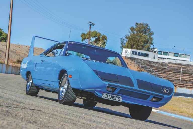 The Winged Wonder - Plymouth Superbird - Trade Unique Cars